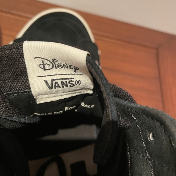 Vans | Shoes | Vans Limited Edition Disney Cartoon Sneakers 95 Women ...